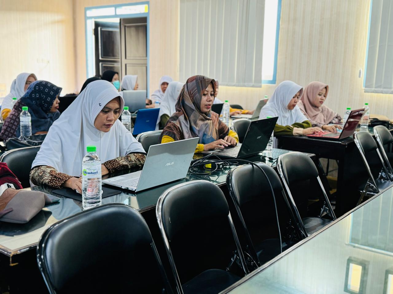 WORKSHOP PEMANFAATAN PLATFORM MERDEKA MENGAJAR (PMM) DALAM IMPLEMENTASI ...